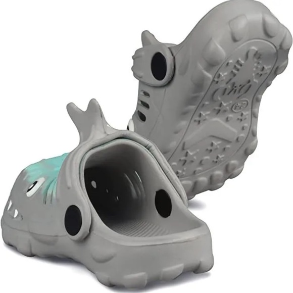 Zoogs | Shoes | New Zoogs Rubber Shark Shoes Clogs Rain Shoe Size 5 ...
